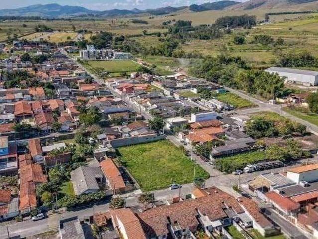 Terrenos Planos à Venda no Bairro Jardim Regina, Próximos à Rodovia Presidente Dutra, Com Excelente