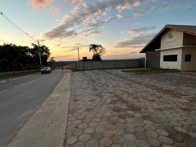 Terrenos/Lotes de chácara em Mairinque! Local Fechado!