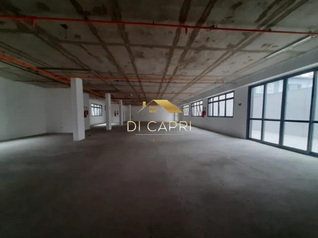 Térreo e Mezanino: 1.050m² Singra Empresarial