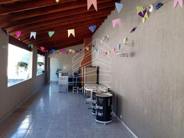 Térrea 3 quartos 2 banheiros, quintal, 2 vagas reformada