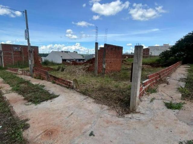 Terro de esquina comercial