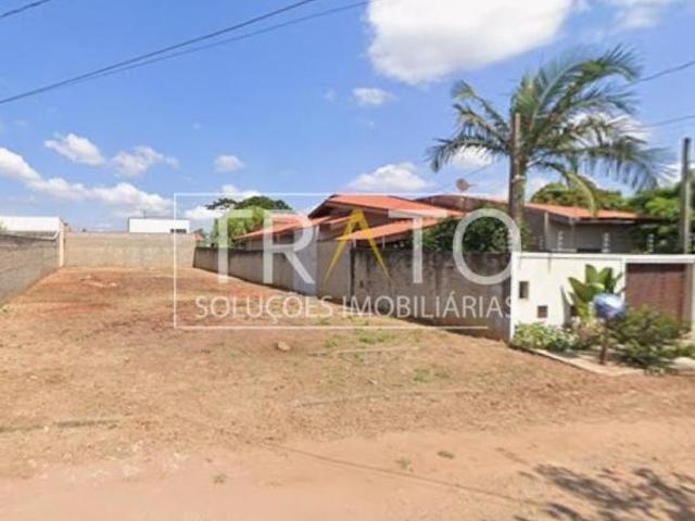 Terrreno murado plano à venda no Bairro Bosque das Palmeiras