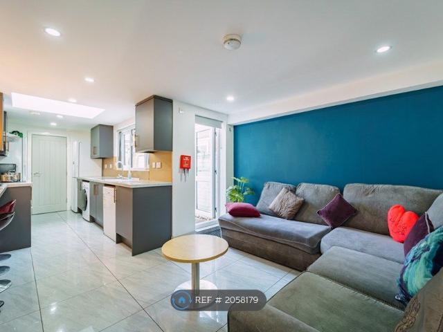 Terry Road, Coventry CV1, Room to rent, £455 pcm | PrimeLocation