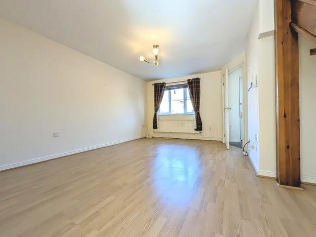 Terry's Way, Llanharan, PONTYCLUN