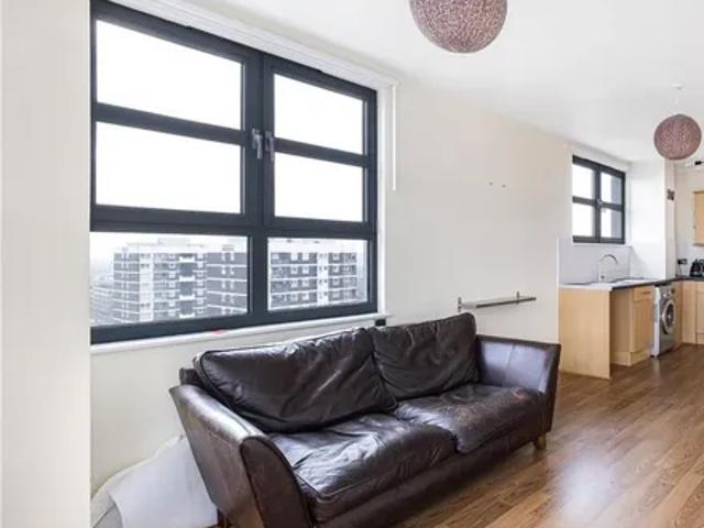 Tesco Express, 18 Southgate Road, De Beauvoir Town, London, N1 3JE, United Kingdom | 3 bed apartment for rent #138853458 | Rentberry