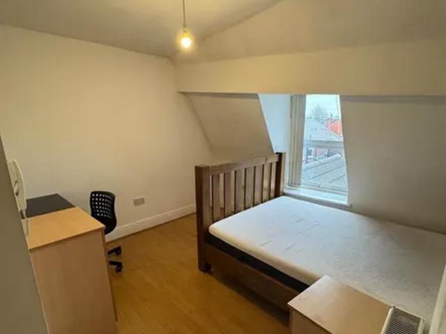 Tesco Express, 242 Smithdown Road, Liverpool, L15 5AH, United Kingdom | Room for rent #137557670 | Rentberry