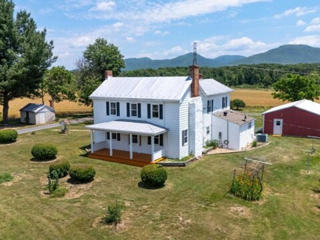 Teter Rd, Grottoes, Farm House For