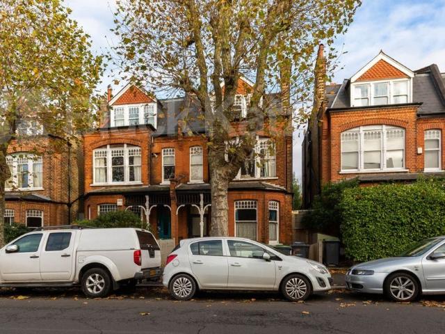 Tetherdown, Muswell Hill N10, 2 bed flat to rent, £2,037 pcm | PrimeLocation