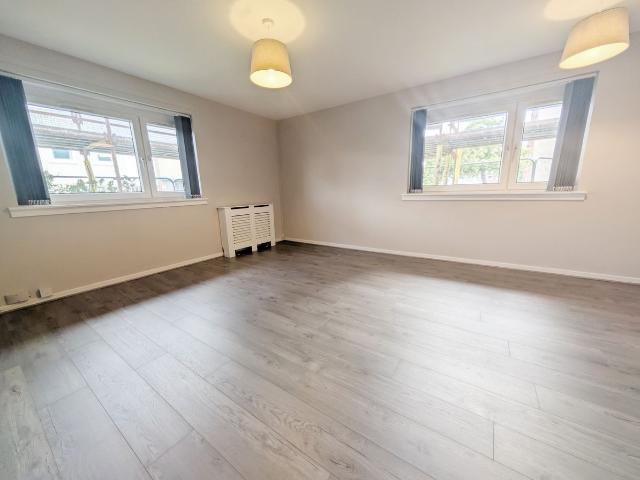 Teviot Street, Falkirk FK1, 2 bed flat to rent, £775 pcm | PrimeLocation