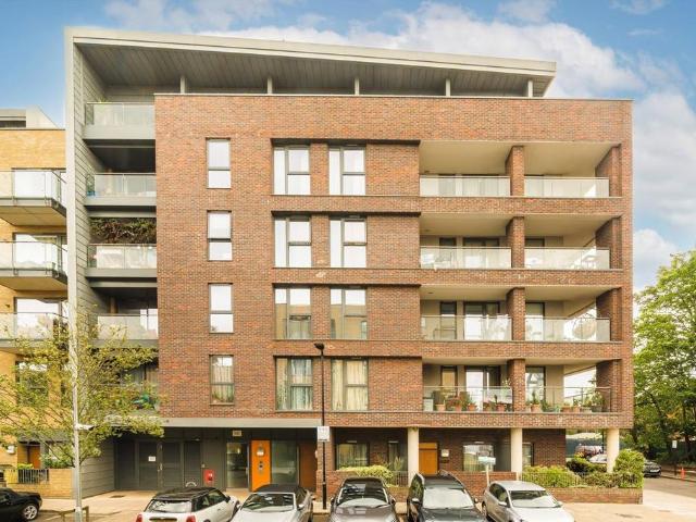 Tewkesbury Road, London W13 1 bed flat to rent £1,902 pcm £439 pw