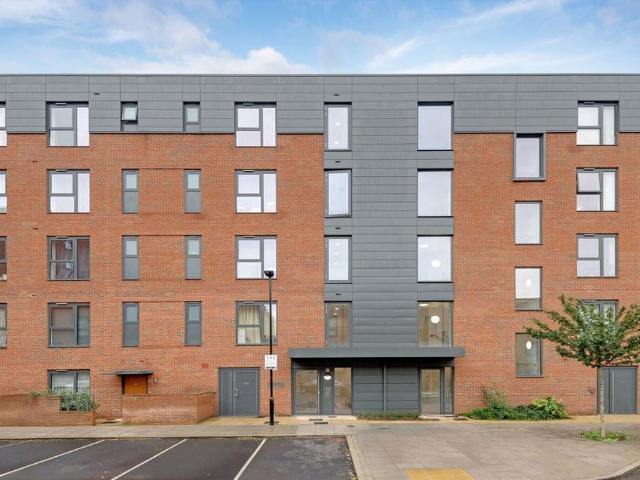 Tewkesbury Road, London W13 1 bed flat to rent £2,002 pcm £462 pw