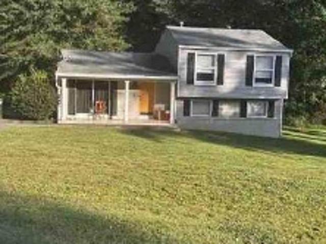 Tewksbury Dr