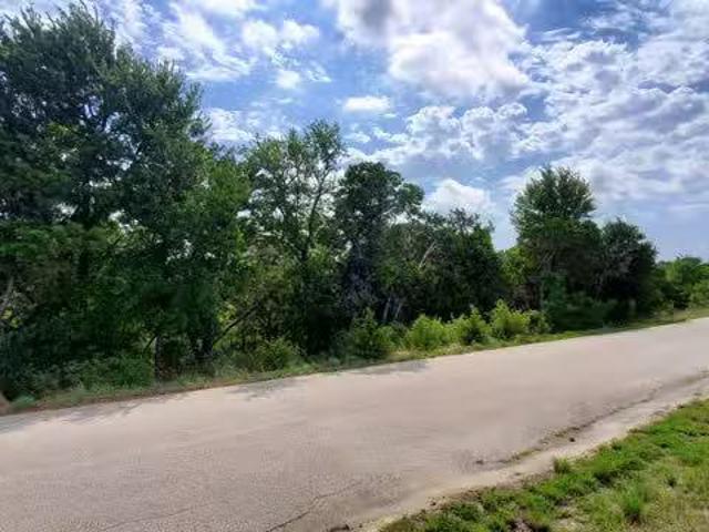 Texas Land for Sale 2.38 Acres, Private Lake Community