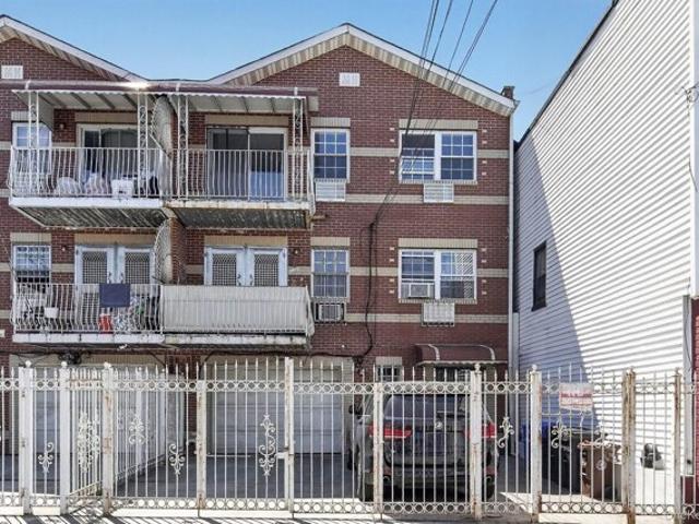 Th Ave, Corona, Home For Sale