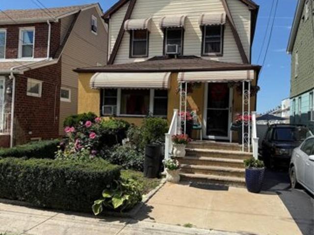 Th Ave, Addisleigh Park, Home For Sale