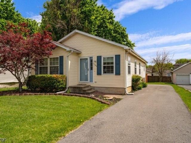 Th Ave, Alpha, Home For Sale
