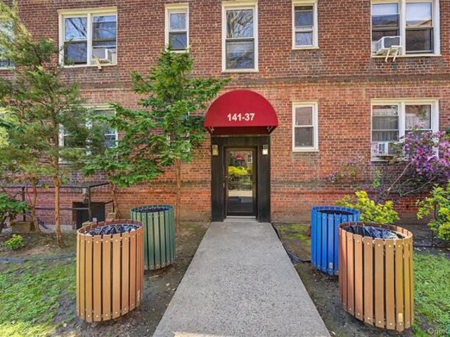 Th Ave Apt O, Flushing, Property For Sale