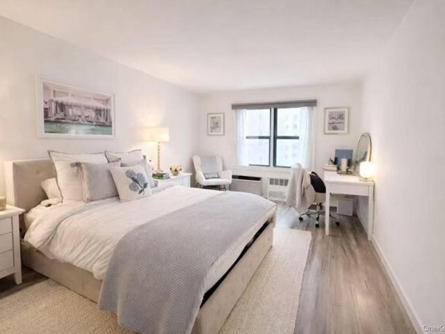 Th Ave Apt E, New York, Condo For Sale