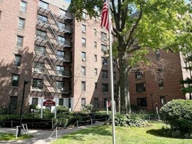 Th Ave Apt F, Corona, Property For Sale