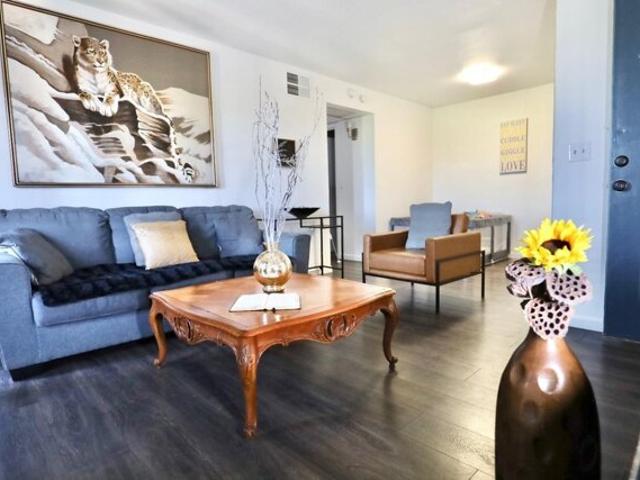 Th Ave Apt,sacramento, Condo For Sale