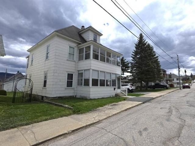 Th Ave, Berlin, Home For Sale