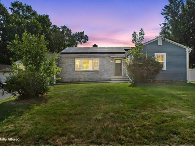 Th Ave, Dudley, Home For Sale