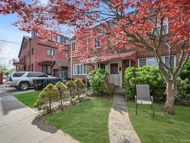 Th Ave, Kew Gardens Hills, Home For Sale