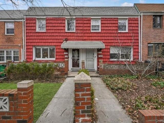 Th Ave, Kew Gardens Hills, Home For Sale