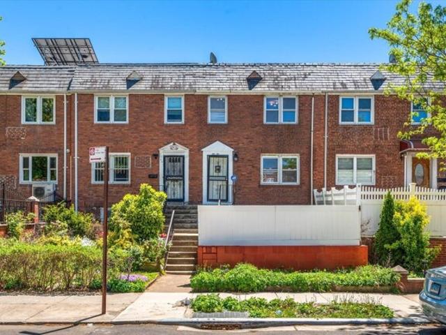 Th Ave, Kew Gardens Hills, Home For Sale
