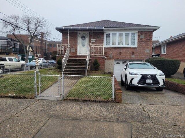 Th Ave, Howard Beach, Home For Sale