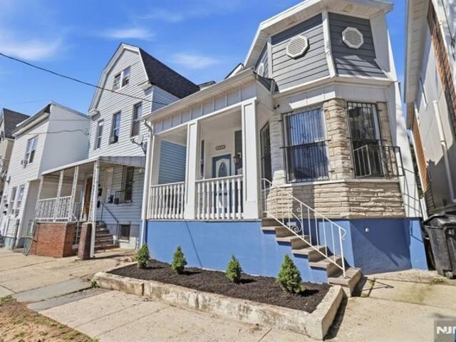 Th Ave, Irvington, Home For Sale
