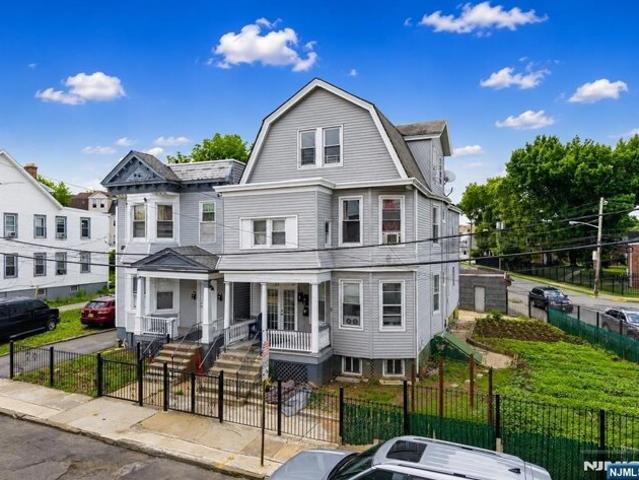 Th Ave, Irvington, Home For Sale