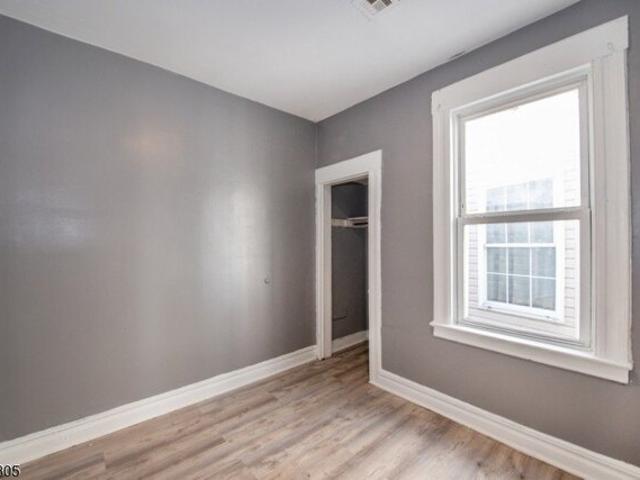 Th Ave, Irvington, Home For Sale