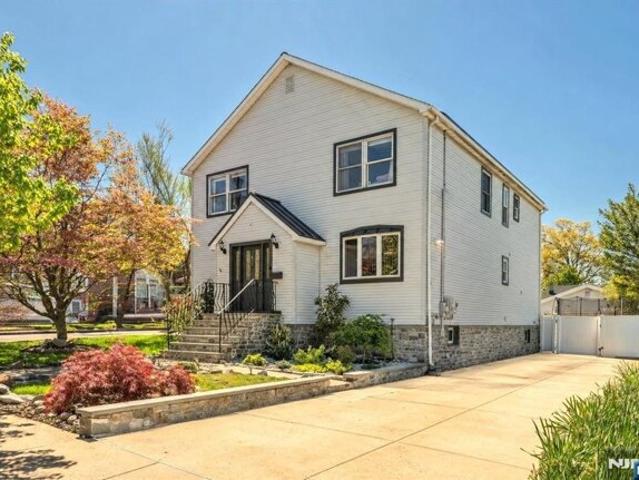 Th Ave, Lyndhurst, Home For Sale