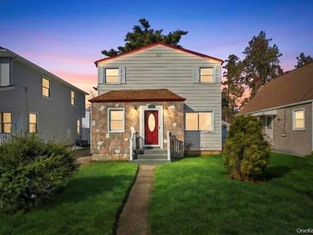 Th Ave, New Hyde Park, Home For Sale