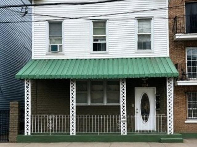 Th Ave, Newark, Home For Sale