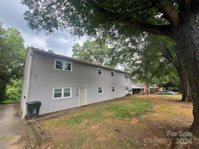 Th Ave Ne, Hickory, Home For Sale