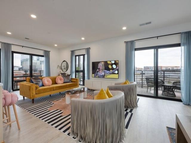 Th Ave S Apt,nashville, Condo For Sale