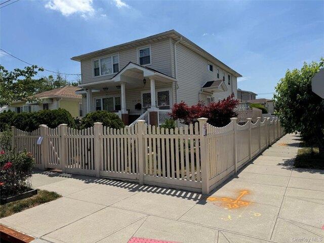 Th Ave, Springfield Gardens, Home For Sale