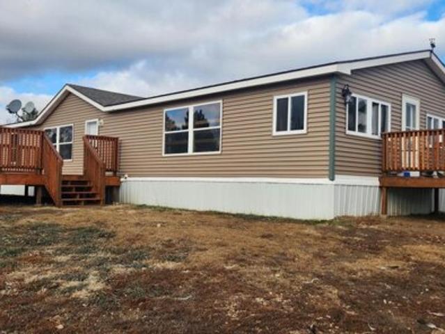 Th Ave Sw, Halliday, Farm House For