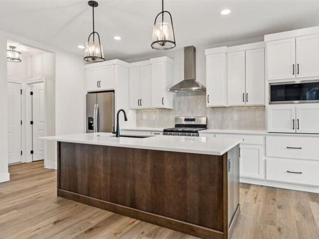 Th Ave Sw, Mount Vernon, Condo For Sale