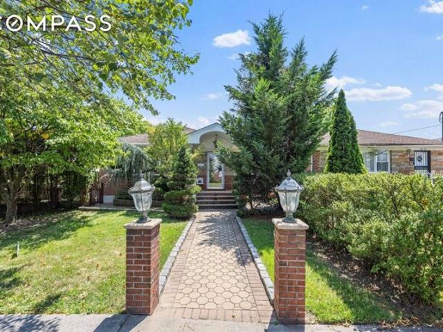 Th Ave, Queens, Home For Sale