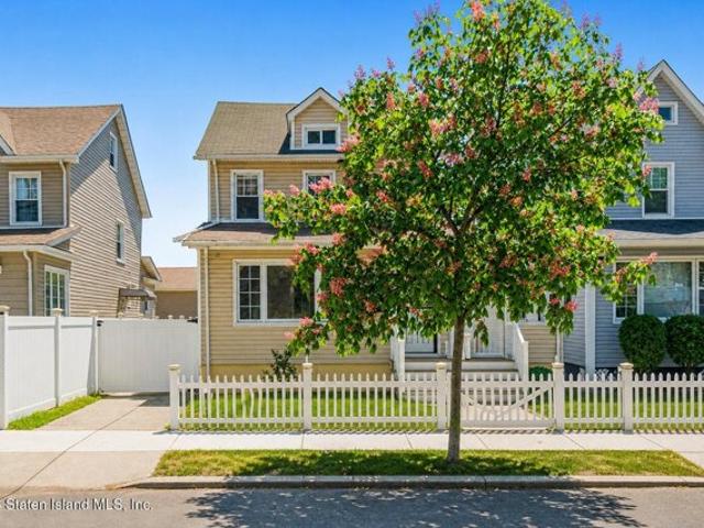 Th Ave, Queens, Home For Sale
