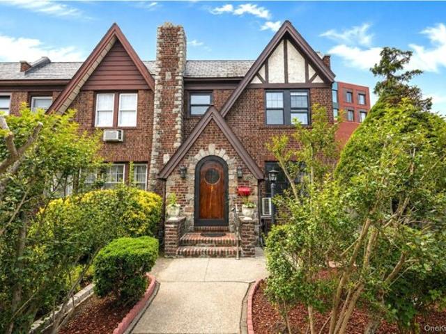 Th Ave, Rego Park, Home For Sale