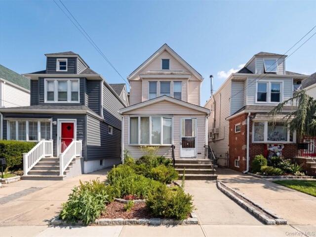 Th Ave, Ridgewood, Home For Sale