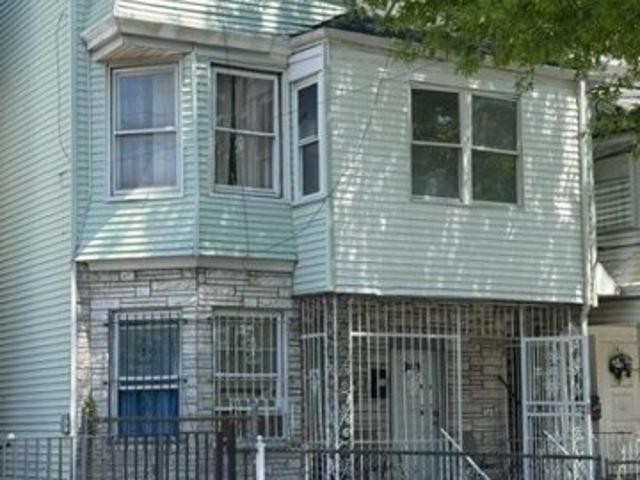 Th Ave W, Newark, Home For Sale