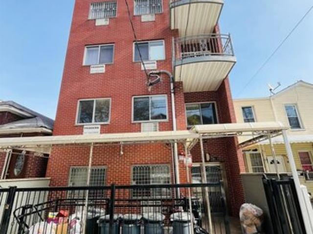 Th Ave Unit A, Corona, Condo For Sale
