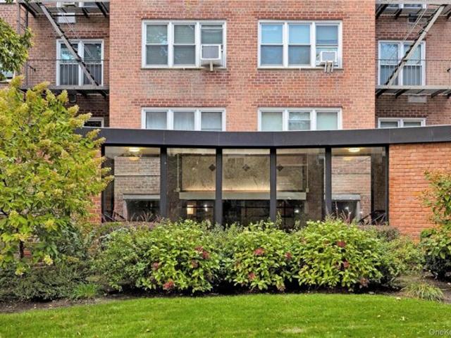 Th Ave Unit J, Elmhurst, Property For Sale