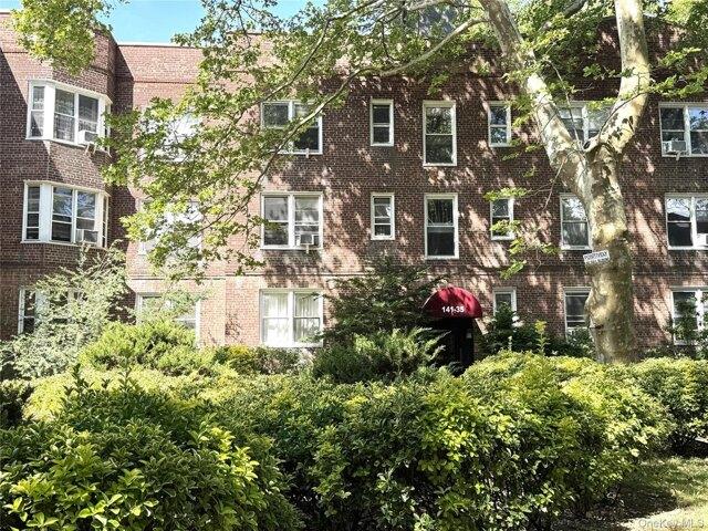Th Ave Unit M, Flushing, Property For Sale