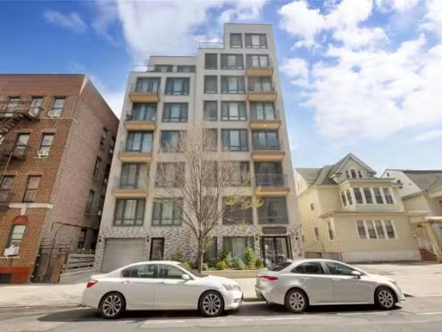 th Avenue, 4 B, Queens, NY 11435